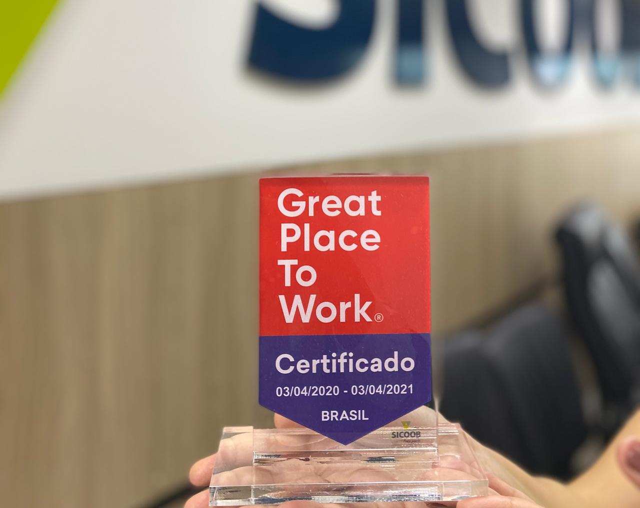 Selo GPTW de empresa excelente para se trabalhar é entregue ao Sicoob Rondon - Nacional - Sicoob