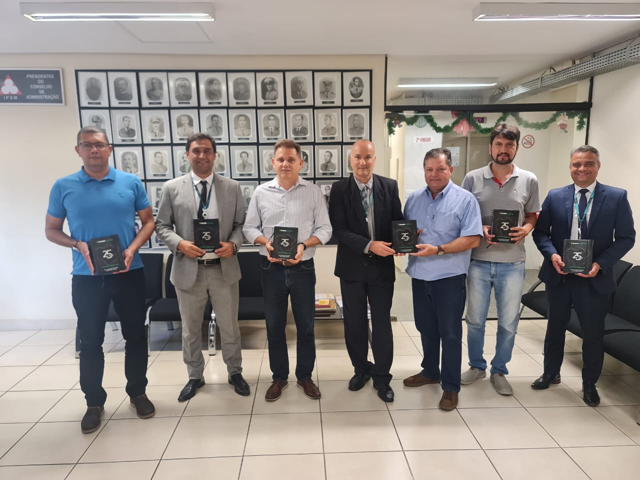 Coopemg visita sede do IPSM - Nacional - Sicoob